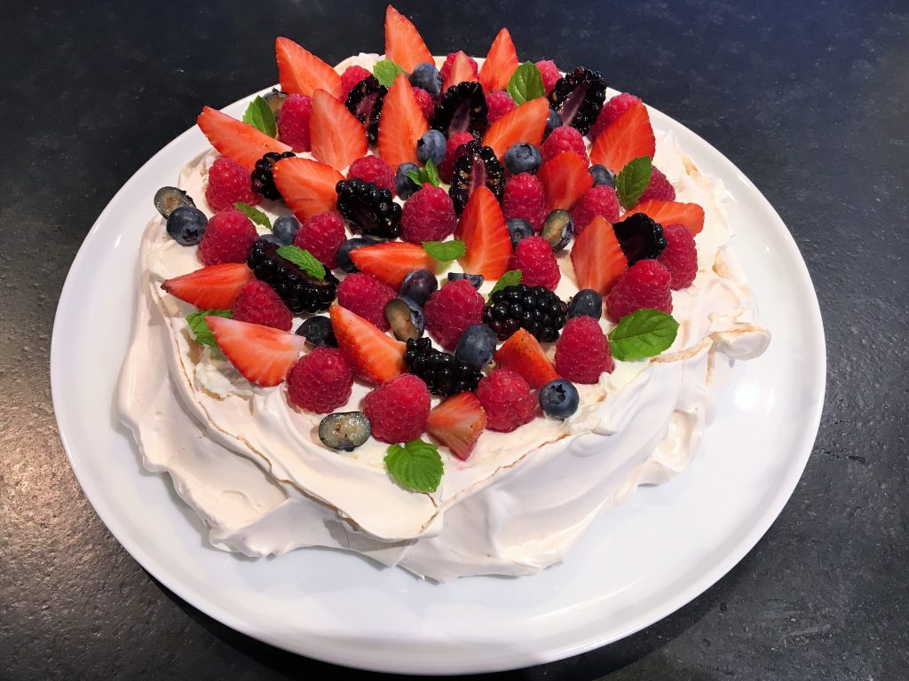 Pavlova aux fruits rouges – Quelques gouttes de plus